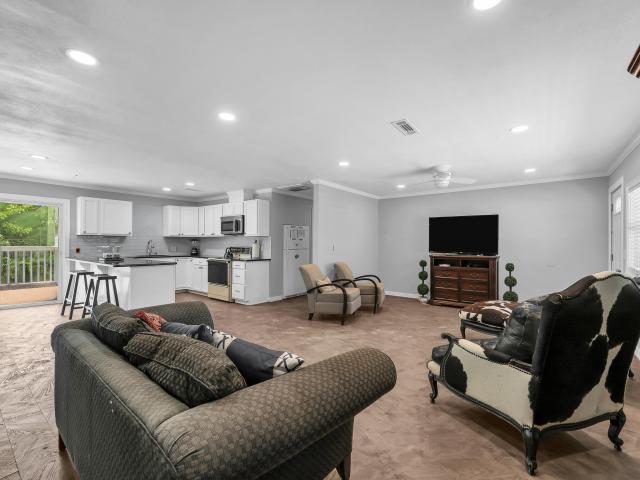 303 Pleasant View Lane
