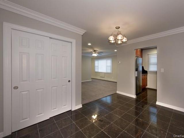 303 Robinson Avenue 7
