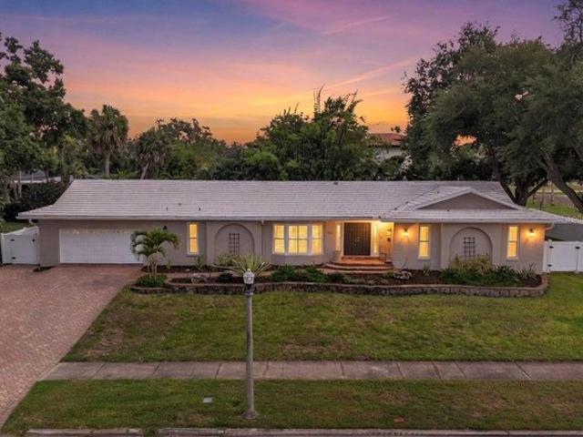 303 Roebling Rd S, Belleair, FL 33756