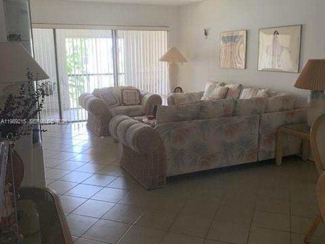 303 Racquet Club Rd, Unit 206, Weston, FL 33326 | MLS #A11989