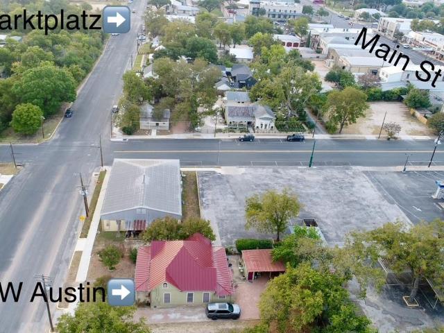 303 W Austin St