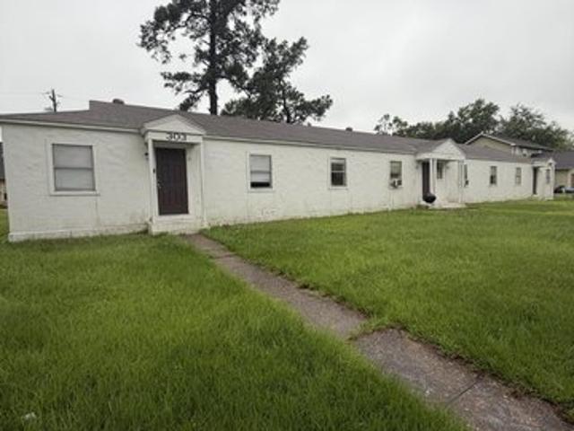 303 W Dewey Ave, Orange, TX 77630