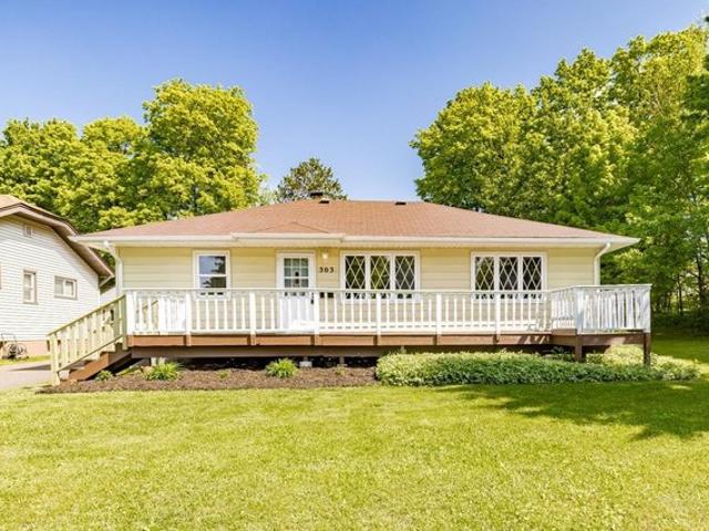 303 W Owatonna St, Duluth, MN 55803