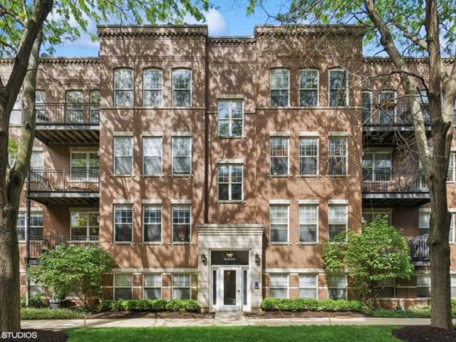 303 W Scott St Apt 402, Chicago, IL 60610
