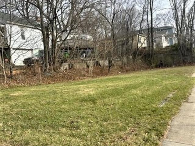303 W State St, Barberton, OH 44203