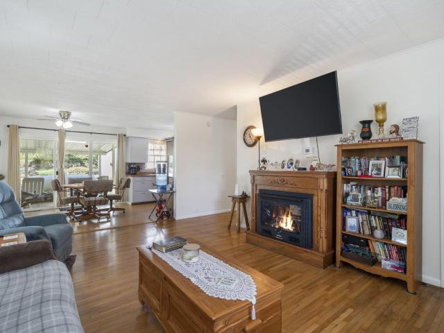 303 Walnut Street
