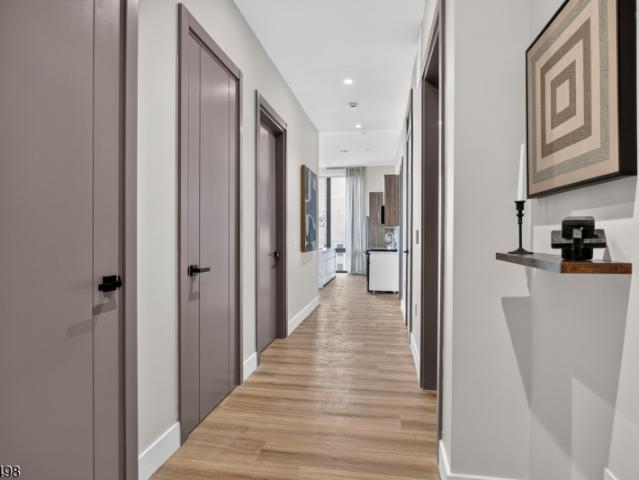 303 Washington St # 8J