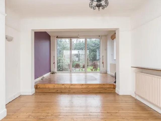 303 West Barnes Lane, London, KT3 6JE, United Kingdom | 3 bed house for rent #138512682 | Rentberry