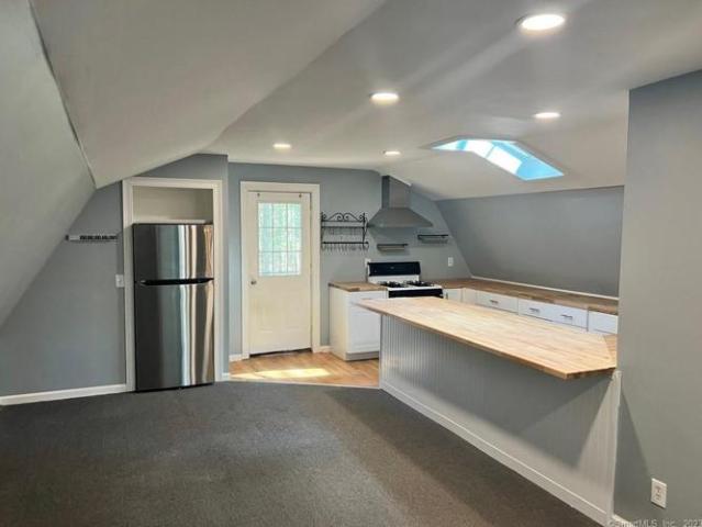 303 Winthrop Rd, Deep River, CT 06417