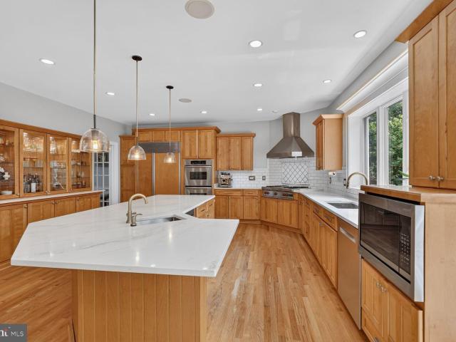 303 Talahi Rd SE, Vienna, VA 22180 | MLS #VAFX2301