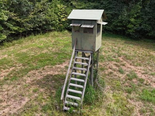 303 Ted Embrey Rd, Kuttawa, KY 42055