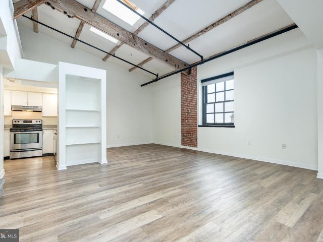 303 Vine St, Unit 208, Philadelphia, PA 19106 | MLS #PAPH2610 | Compass