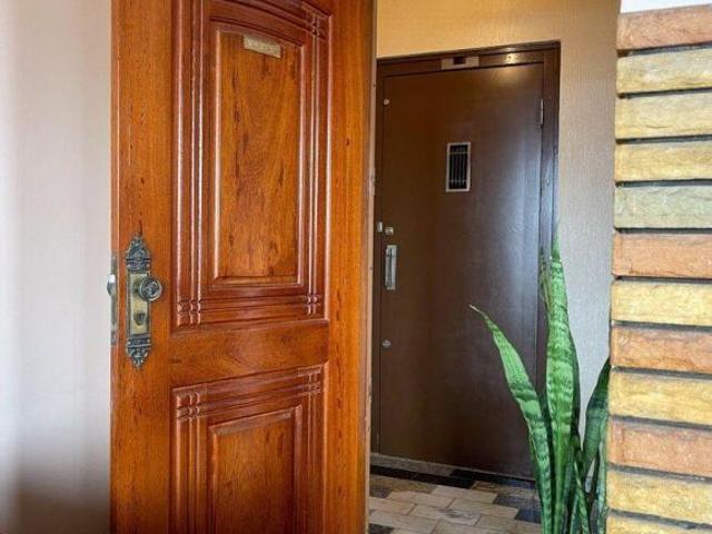 303m2 Apartamento com 5 dormitórios no centro da capital