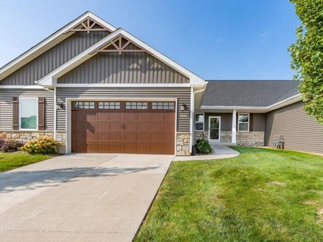 3044 Mary Leigh Dr, Bettendorf, IA 52722