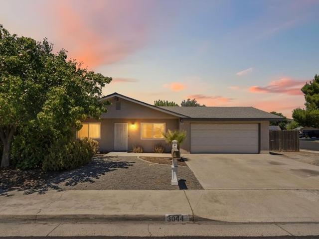 3044 Adler Ave, Clovis, CA 93612