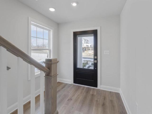 3044 Farrow Cir