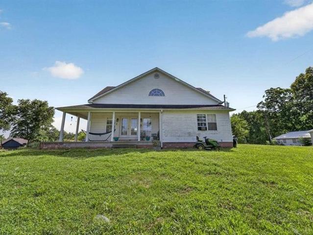 3044 Hilltop Curve Rd, Waverly, KY 42462