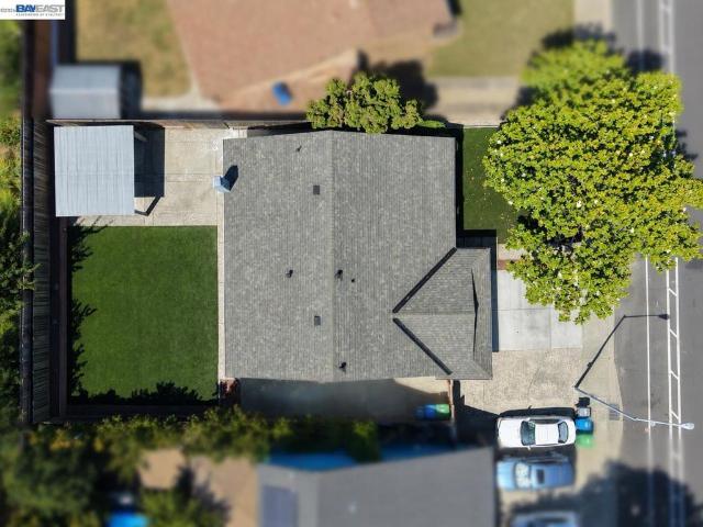 3044 San Andreas Dr