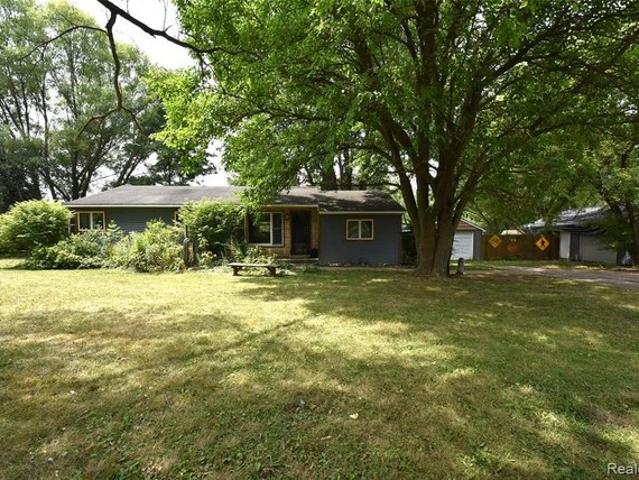 3044 Seymour Rd, Clayton Township, MI 48473