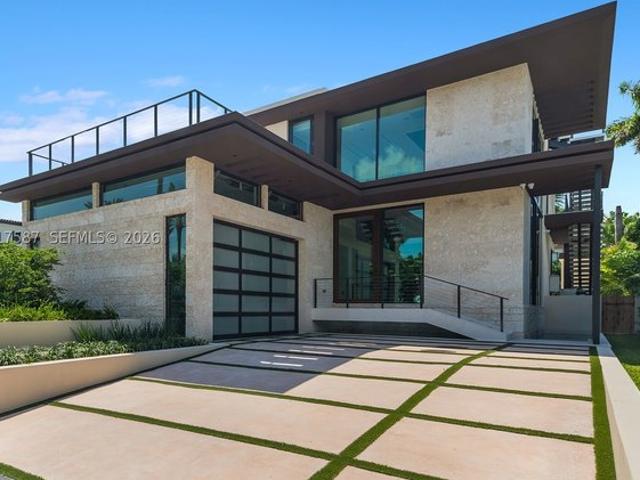 3045 N Bay Rd, Miami Beach, FL 33140
