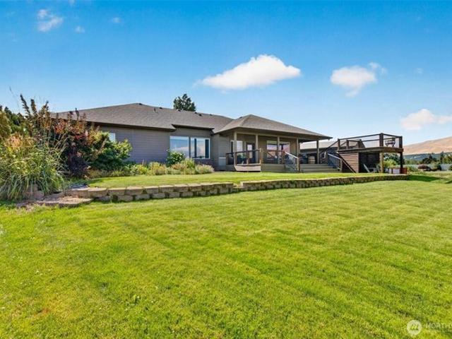 3045 Eastview Ln, Wenatchee, WA 98801