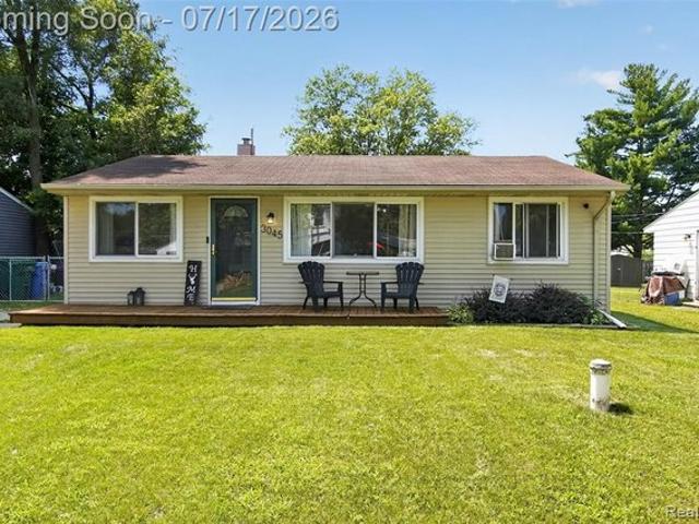 3045 Fisher Ave, Commerce Township, MI 48390