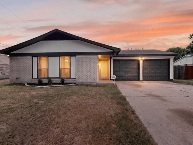 3045 Lisetta St, Grand Prairie, TX 75052