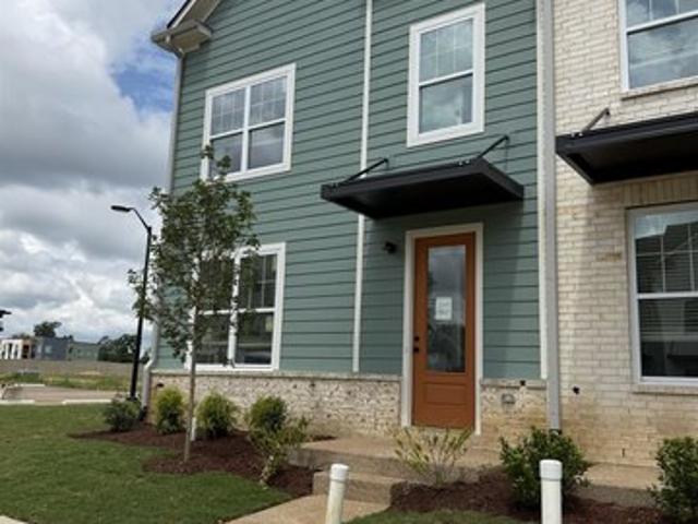 3045 Portage Dr, Bartlett, TN 38133