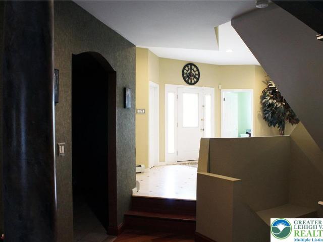 3045 W Scenic Drive