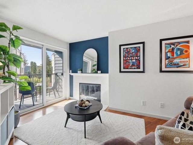 3045 20th Ave W Apt 303, Seattle, WA 98199
