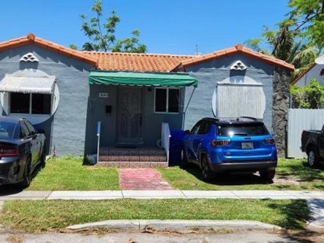 3045 21st St SW, Miami, FL 33145