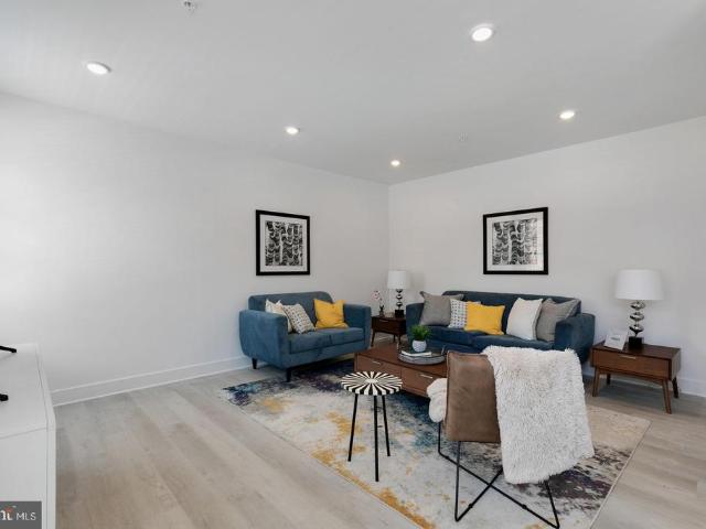 3045 51 Richmond Street # 506