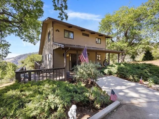 30460 Rollingoak Dr, Tehachapi, CA 93561