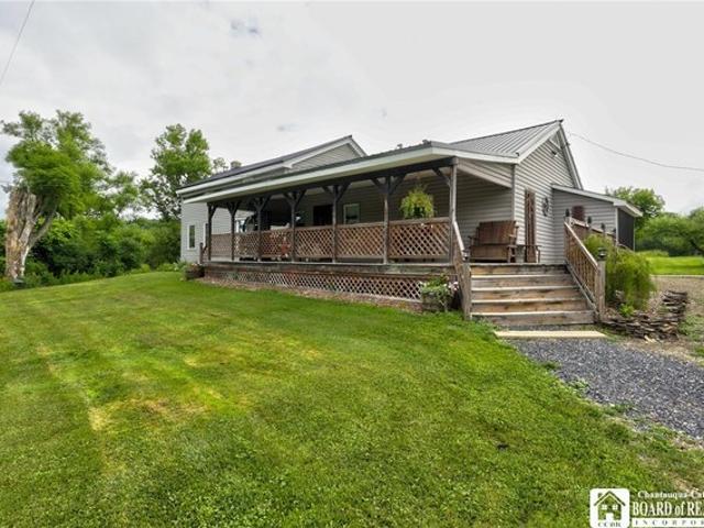 3046 Carpenter Pringle Rd, Ashville, NY 14710
