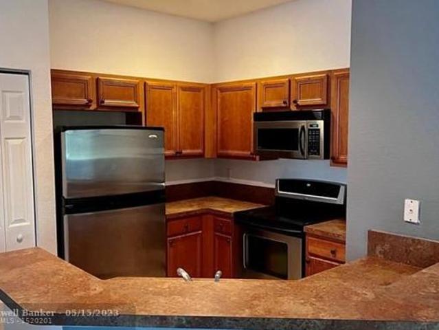 3046 Grandiflora Dr, Greenacres, FL 33467