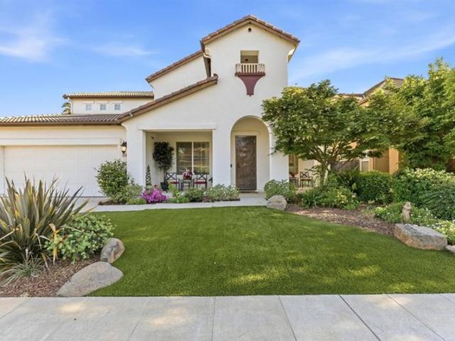 3046 Indianapolis Ave, Clovis, CA 93619