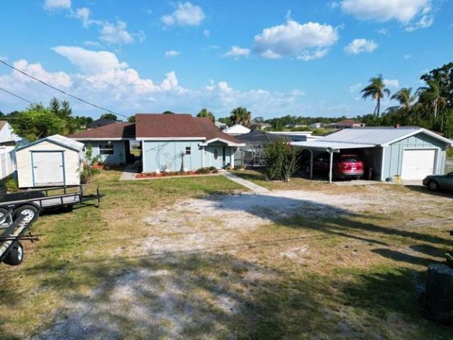 3046 Spirit Lake Dr, Winter Haven, FL 33880