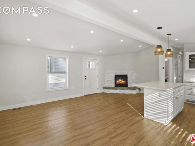 30473 Mulholland Hwy 109, Agoura Hills, CA