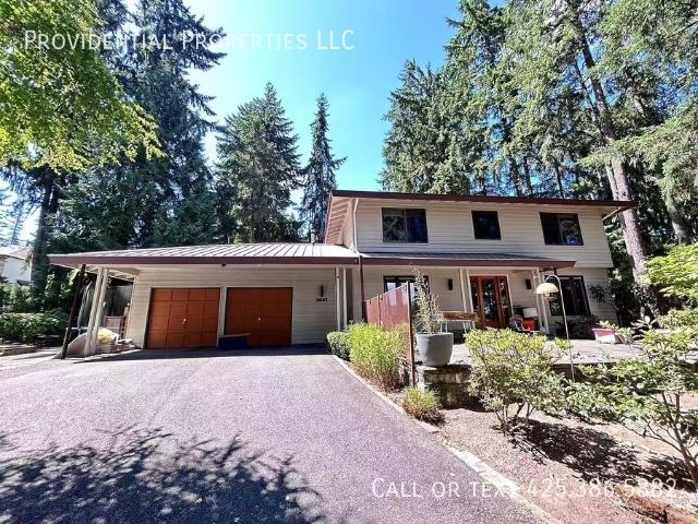 3047 W Lake Sammamish Pkwy NE, 4 beds, 2 full and 1 half baths