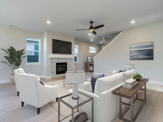 3048 NE Brownstone Dr, Bend, OR 97701