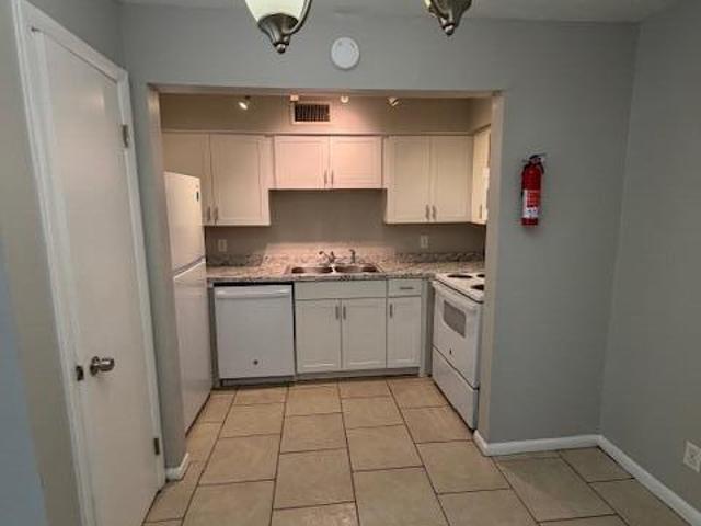 3048 Belden St, Unit 5, Jacksonville, FL 32207 | MLS #2137 | Compass