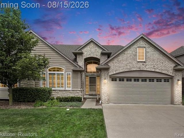 30499 Berghway Trl, Warren, MI 48092