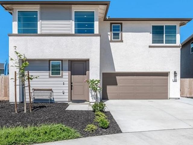 3049 N Dudley St, Visalia, CA 93291