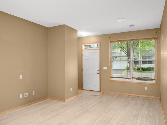 3049 Chamberlain St, Unit 6, Maplewood, MN 55109 | MLS #7060