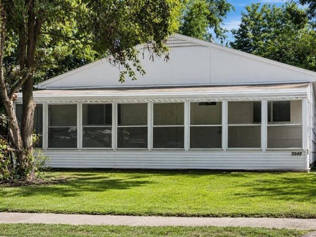 3049 Durham Dr, Columbus, OH 43207