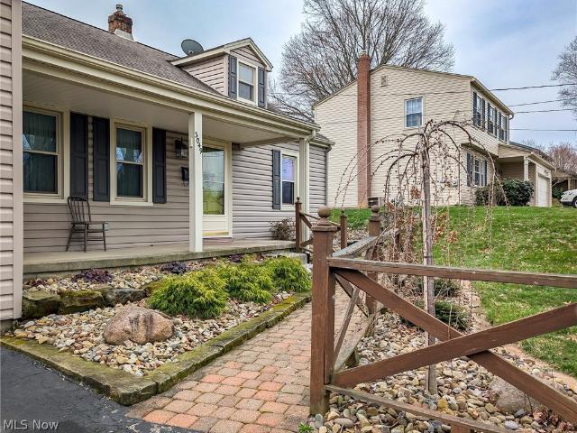 3049 Straley Lane