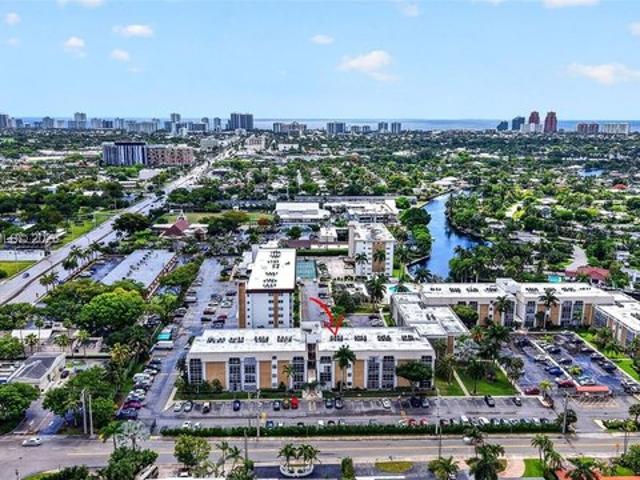 3040 NE 16th Ave Apt 310, Oakland Park, FL 33334