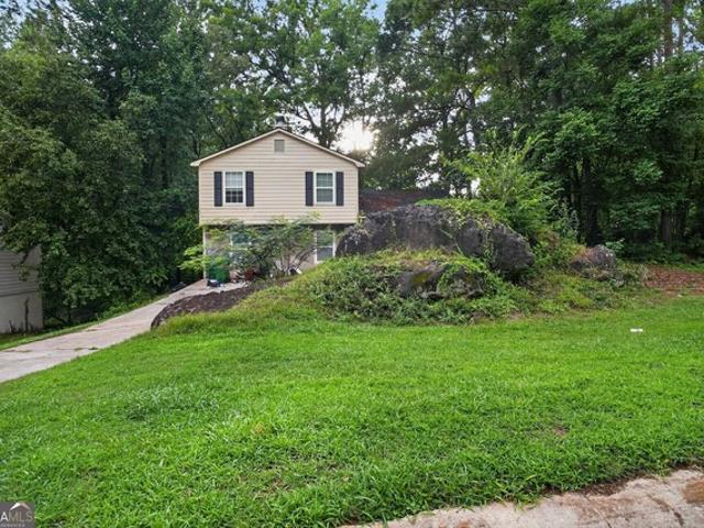 3040 Orbit Cir, Ellenwood, GA 30294