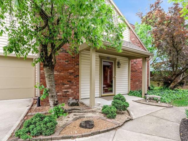 3040 Bayberry Ct W, Carmel, IN 46033