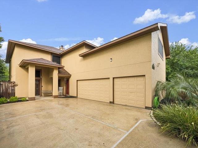 3040 Bayshore Dr, Bacliff, TX 77518